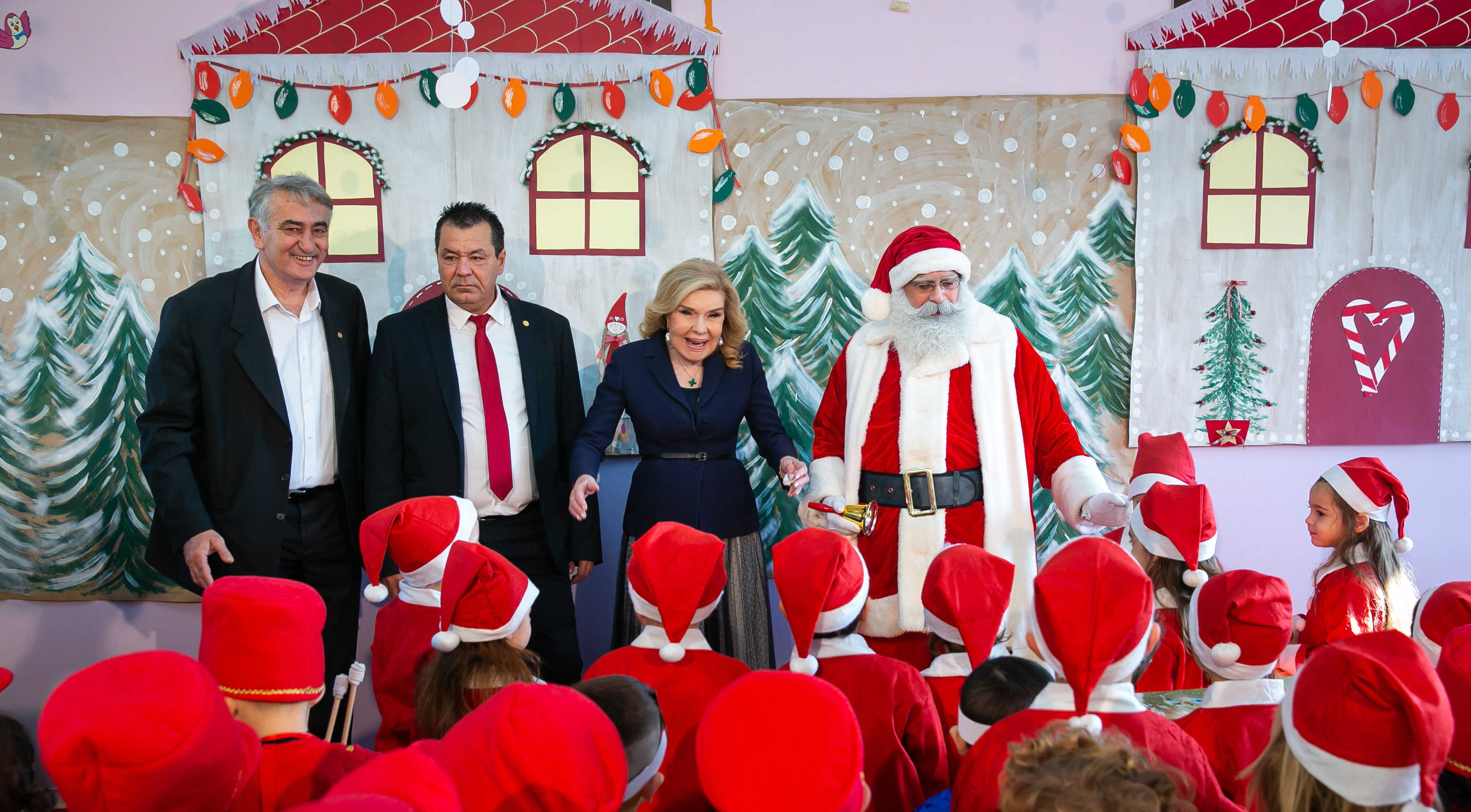 ΣΤΗ ΖΕΣΤΗ ΧΡΙΣΤΟΥΓΕΝΝΙΑΤΙΚΗ ΓΙΟΡΤΗ ΤΟΥ ΠΑΙΔΙΚΟΥ ΣΤΑΘΜΟΥ ΑΝΩ ΛΙΟΣΙΩΝ Η ...